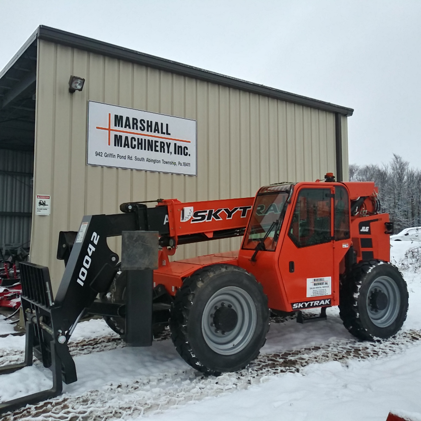 2022 JLG 10042 T4F - 85582 - Marshall Machinery, Inc.